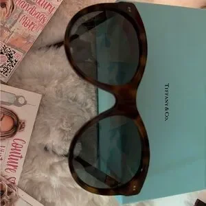 Tiffany & Co. | Accessories | Breakfast At Tiffanys Oliver Goldsmith ...